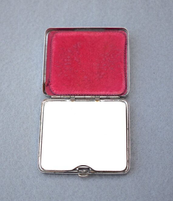 Victorian Style Compact Vintage Collectible - Gem