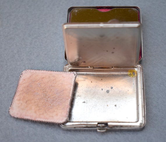 Victorian Style Compact Vintage Collectible - Gem