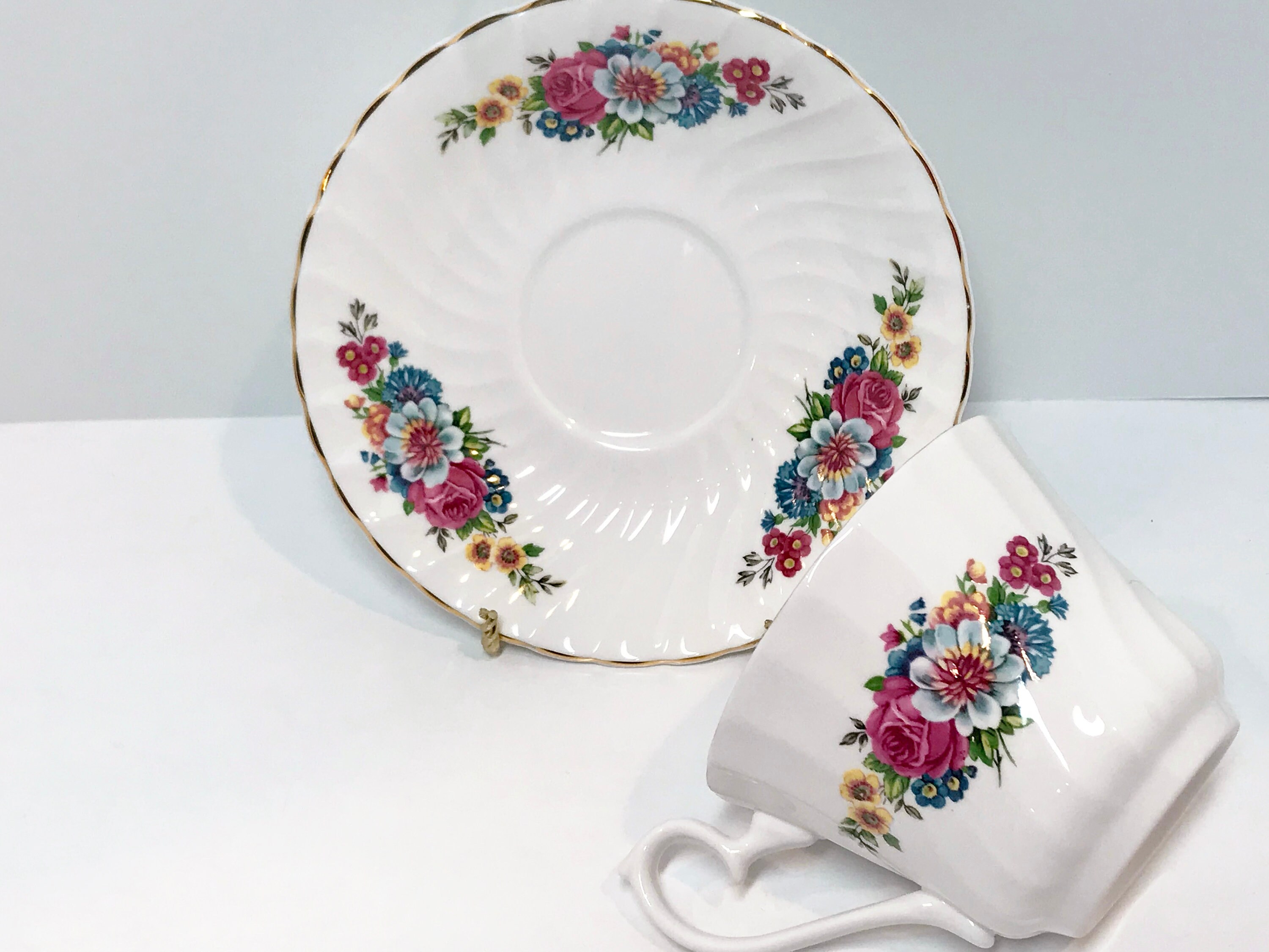 HM Royal Sutherland Teacup and Saucer, Floral Tea Cup, English Bone ...