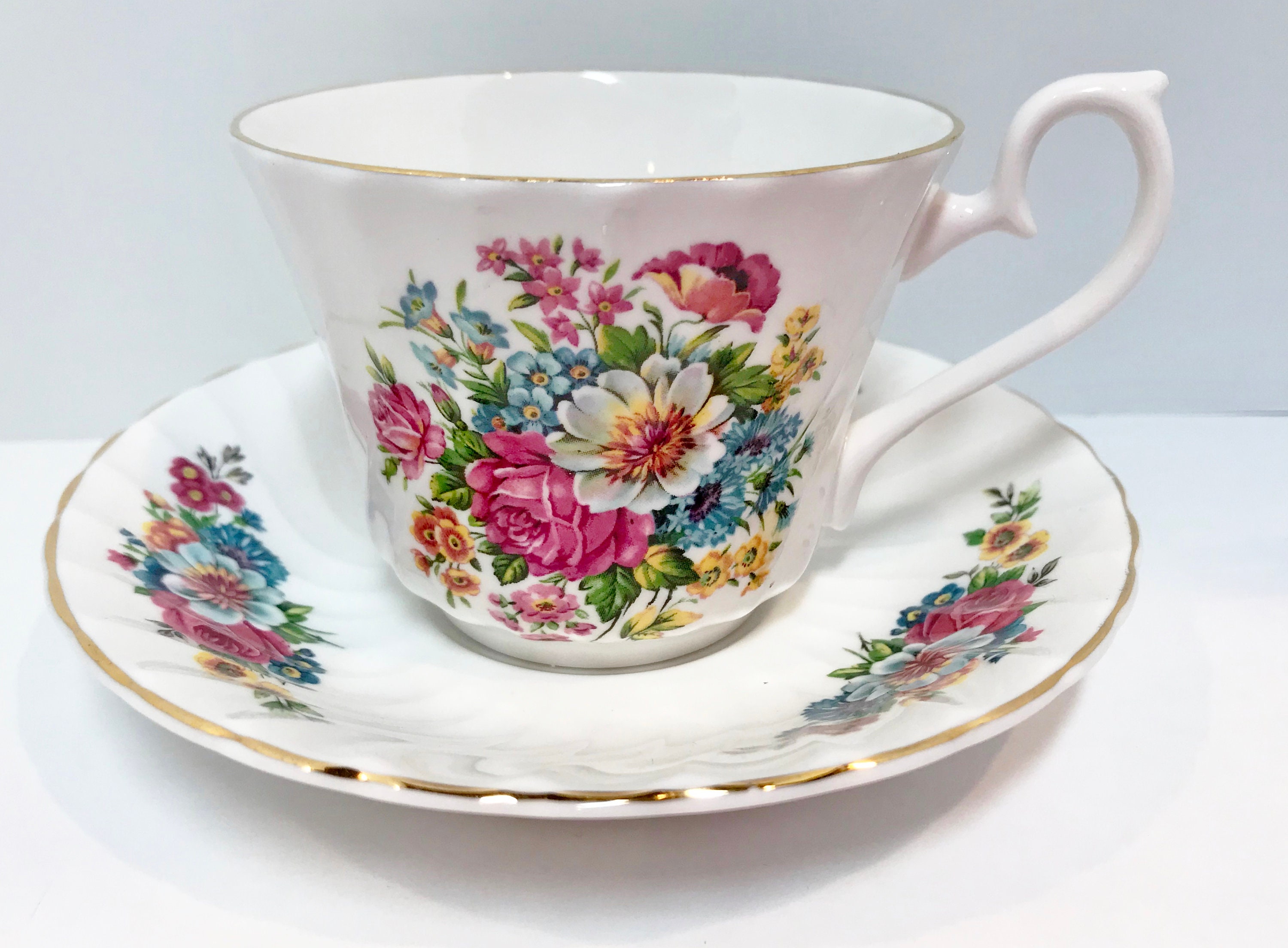 HM Royal Sutherland Teacup and Saucer, Floral Tea Cup, English Bone ...