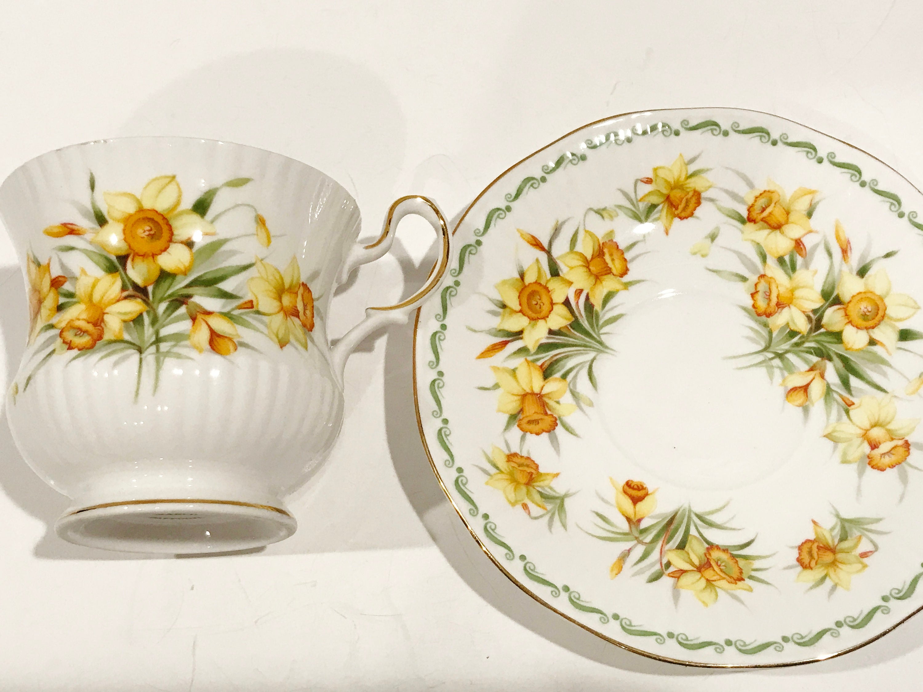 Queens Tea Cup and Saucer, Daffodil Tea Cups, English Bone China Cups ...
