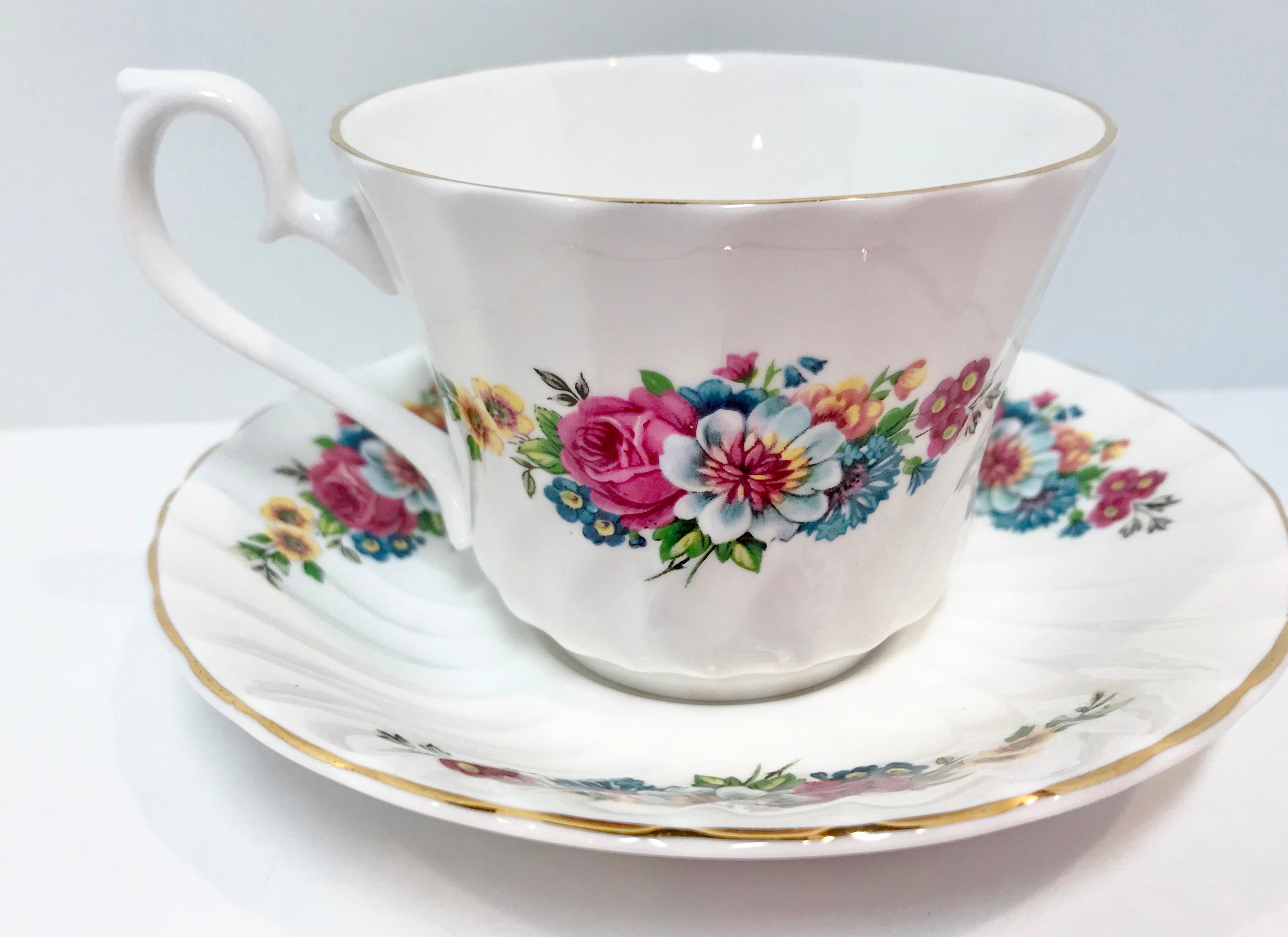 HM Royal Sutherland Teacup and Saucer, Floral Tea Cup, English Bone ...