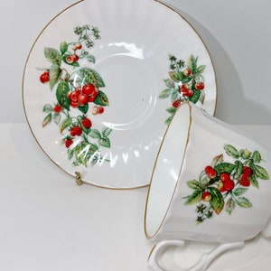 Raspberry Tea Cup , Royal Court Tea Cup and Saucer , Vintage Teacup ...