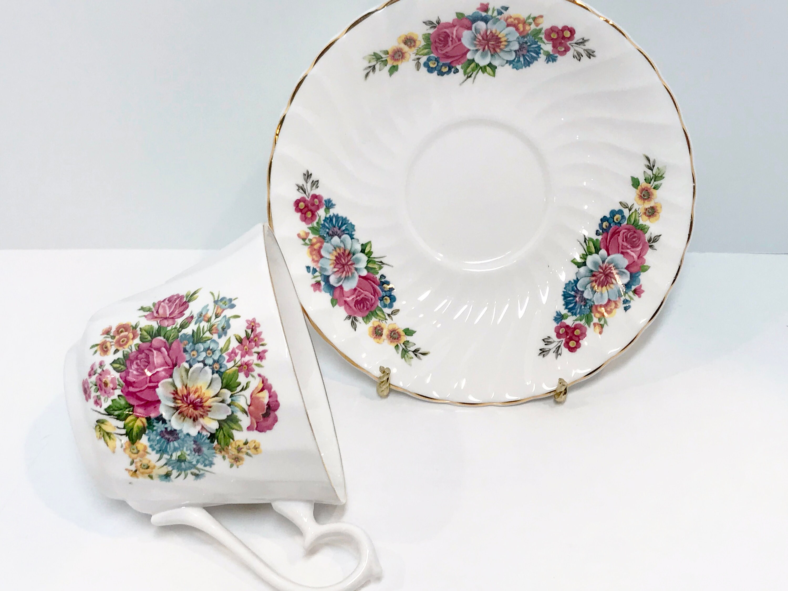 HM Royal Sutherland Teacup and Saucer, Floral Tea Cup, English Bone ...