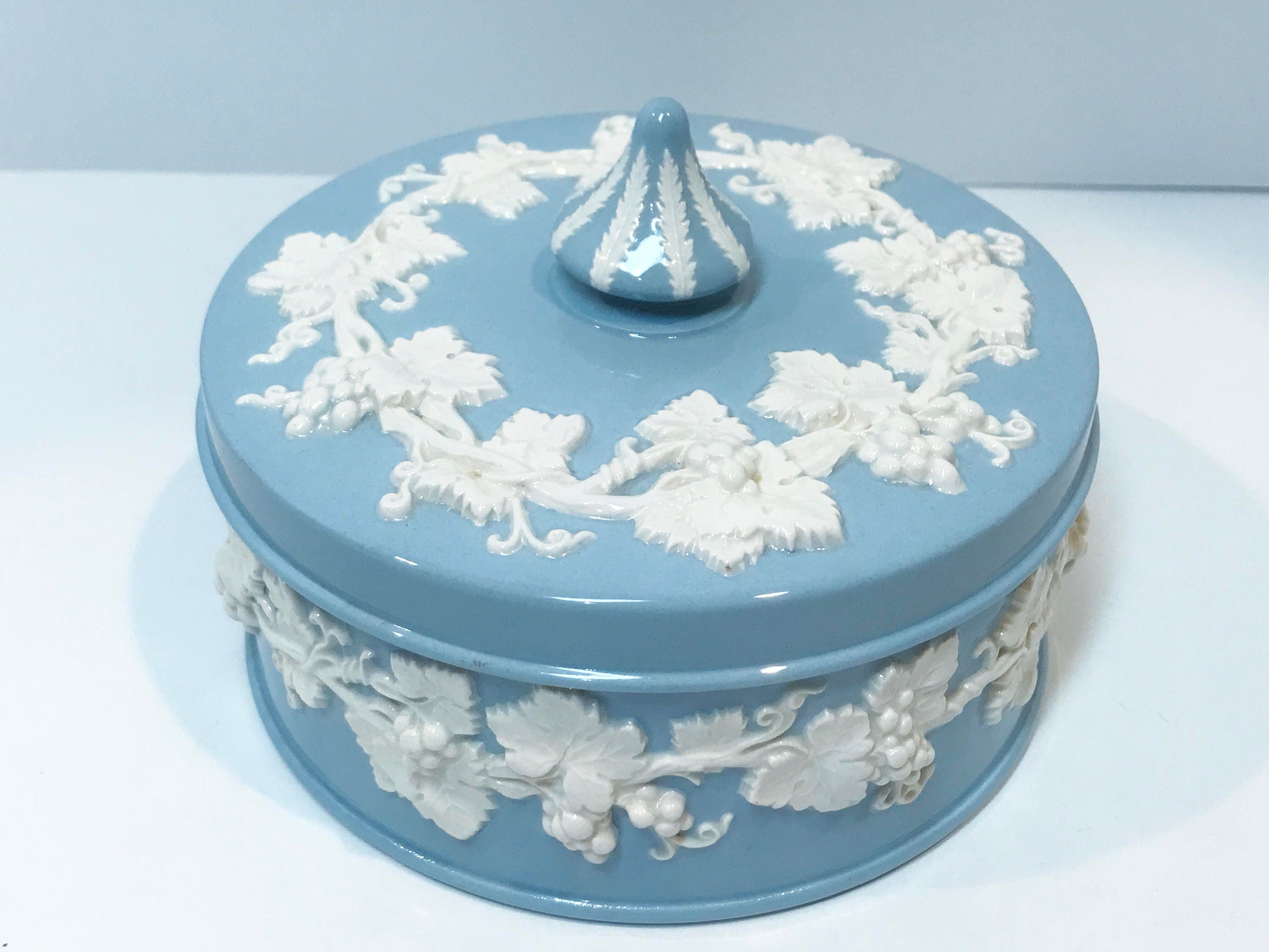 Wedgwood Queensware Container, Wedgwood Vanity Box, English Pottery ...