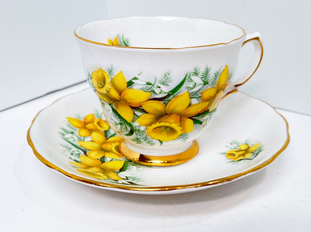 Colclough Daffodil Tea Cup: English Bone China Floral Teacup - Etsy