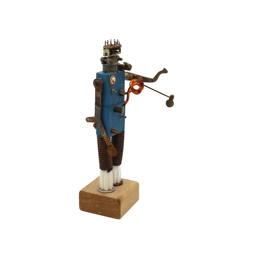 RN9 Coil, A Funky, Folky Robot Made From a Whimsical Assortment of ...