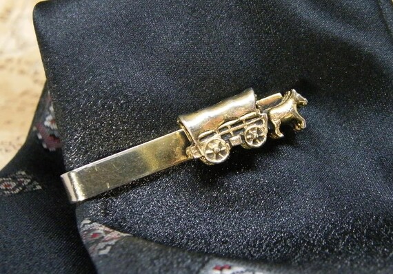 Vintage Western Steer Drawn Covered Wagon Tie Clip Pa… - Gem