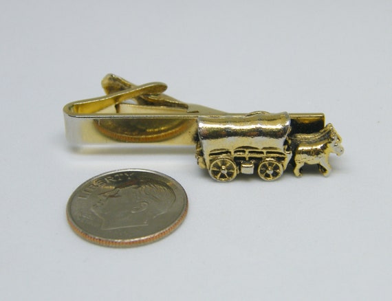 Vintage Western Oxen Drawn Covered Wagon Tie Clip Pat… - Gem