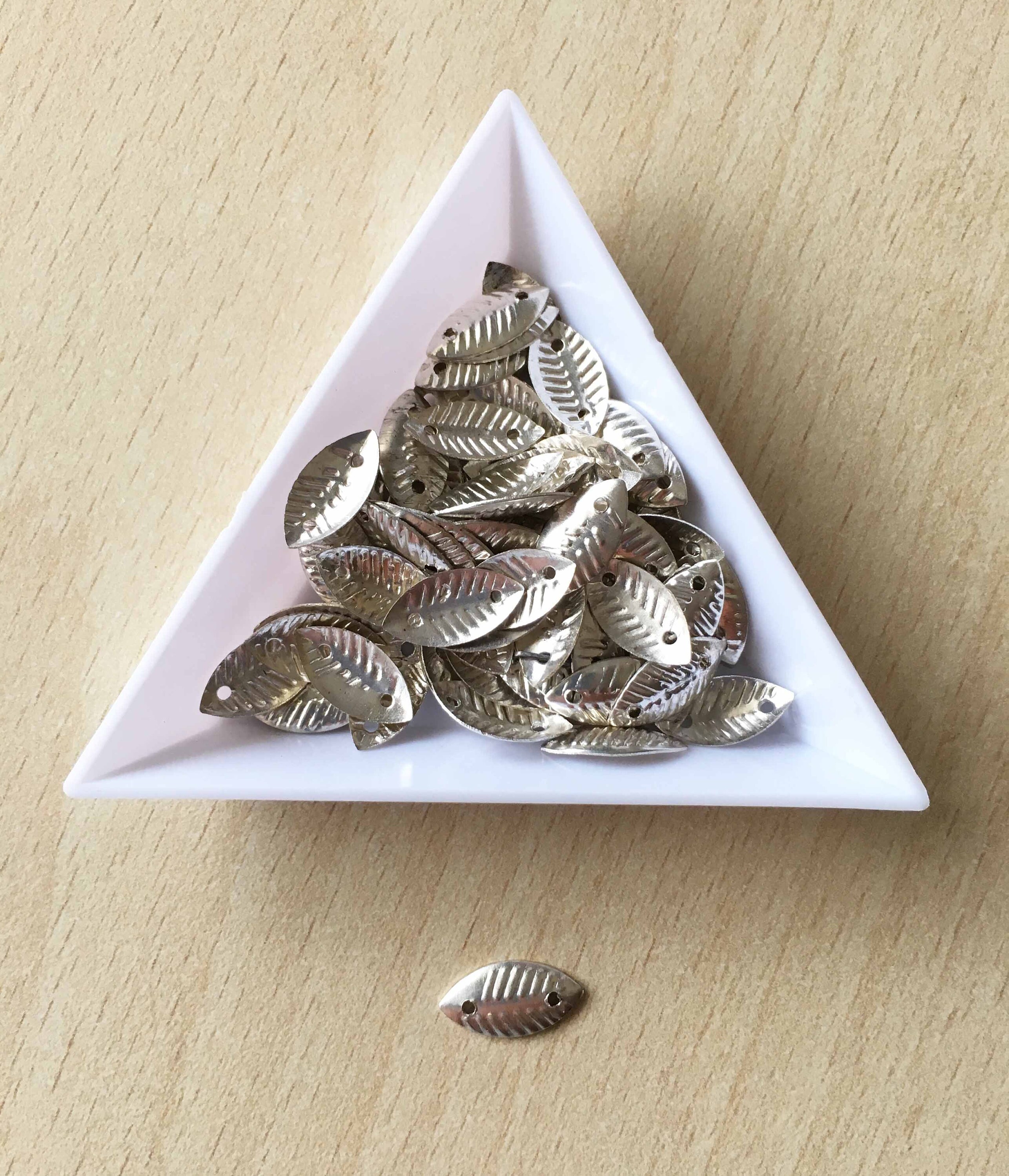 Brillo de metal plateado 13 mm hoja - Etsy México