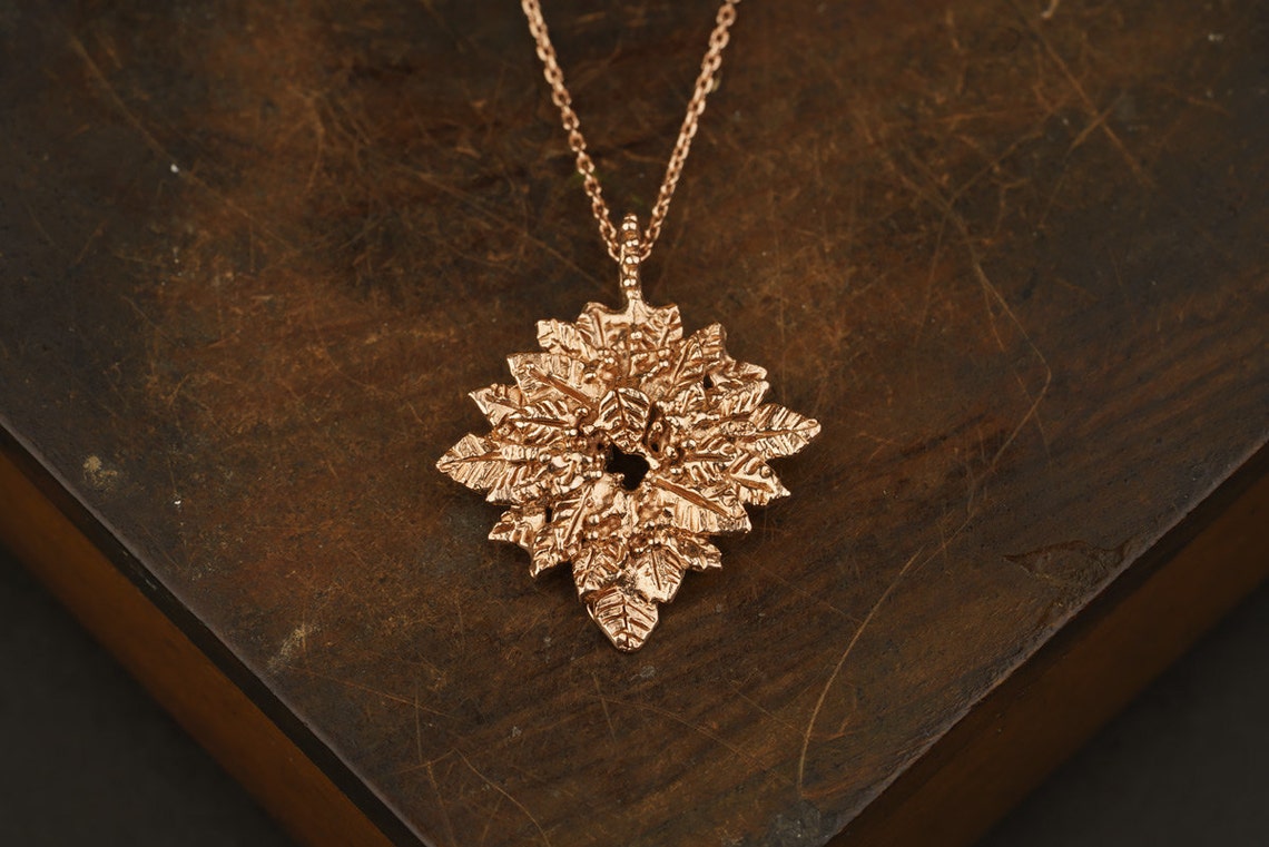 Spinning Leaf Pendant - Etsy