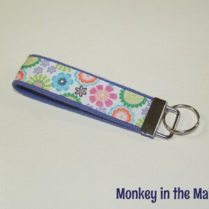 Flower Key Fob, Floral Key Chain, Key Ring, Key Holder, Wristlet Key ...