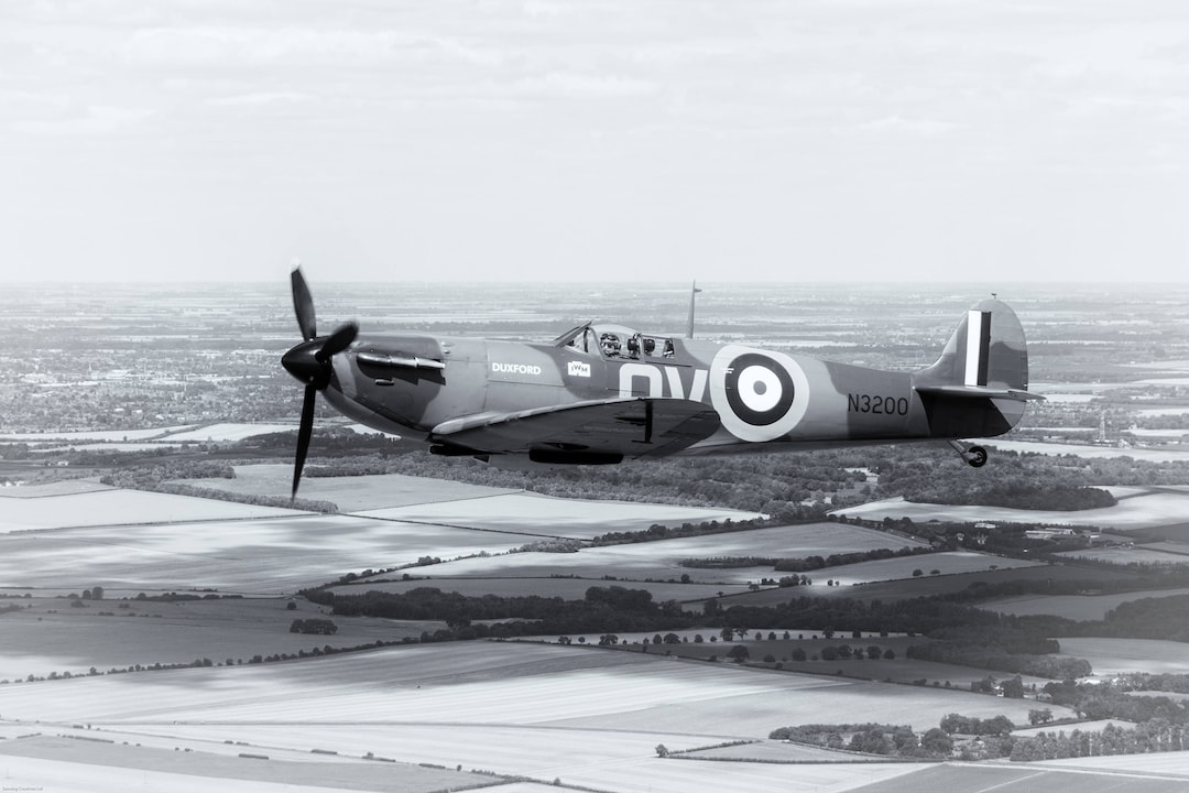 Spitfire Photo, Black and White Spitfire in Flight, WWII Fighters ...