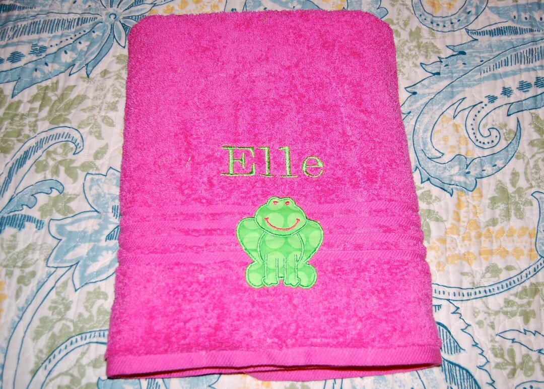 Monogrammed and Appliqued Frog Bath Towel - Etsy