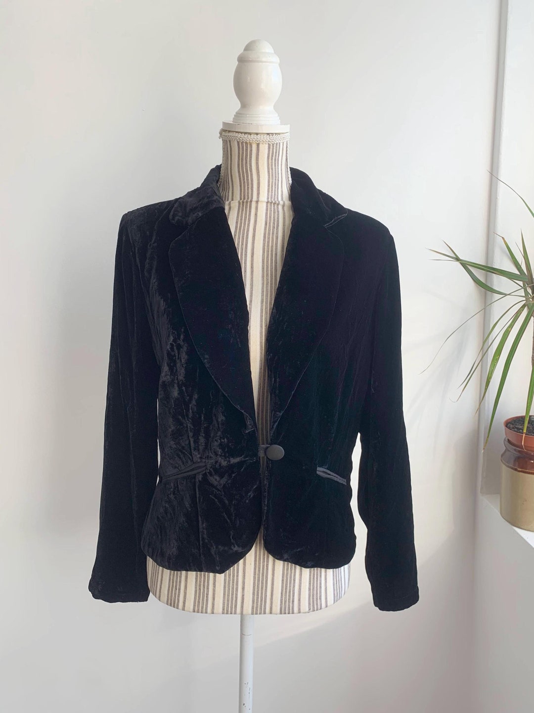 Vintage 90s Cropped Velvet Jacket for Women Size M, Black Viscose Silk ...