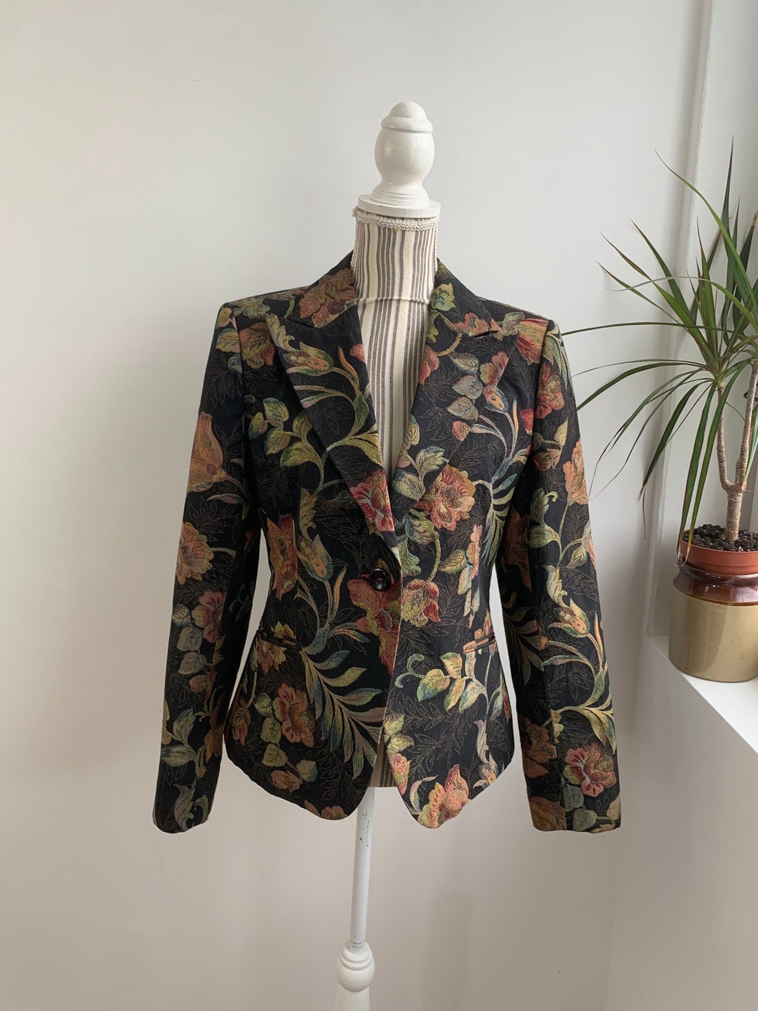 Vintage Floral Tapestry Jacket for Women Size 38 M, Black Orange Red ...