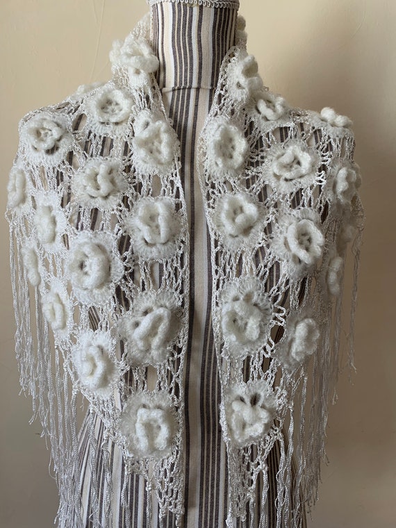 Vintage White Crochet Lace Shawl, Statement Triangula… - Gem
