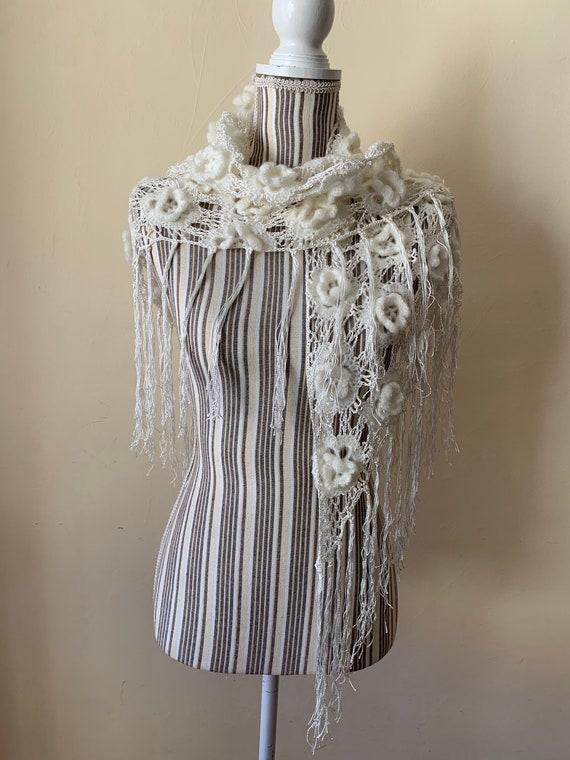 Vintage White Crochet Lace Shawl, Statement Triangula… - Gem