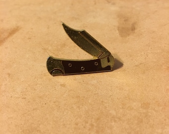 Pocket Knife Enamel Lapel Pin Badge / Case Knives XX Switchblade ...
