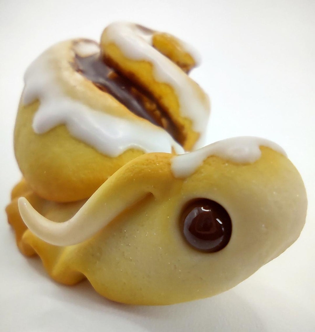 Cinnamon Roll Snail Figurine - Polymer Clay Sculpture Fall Autumn Cute ...
