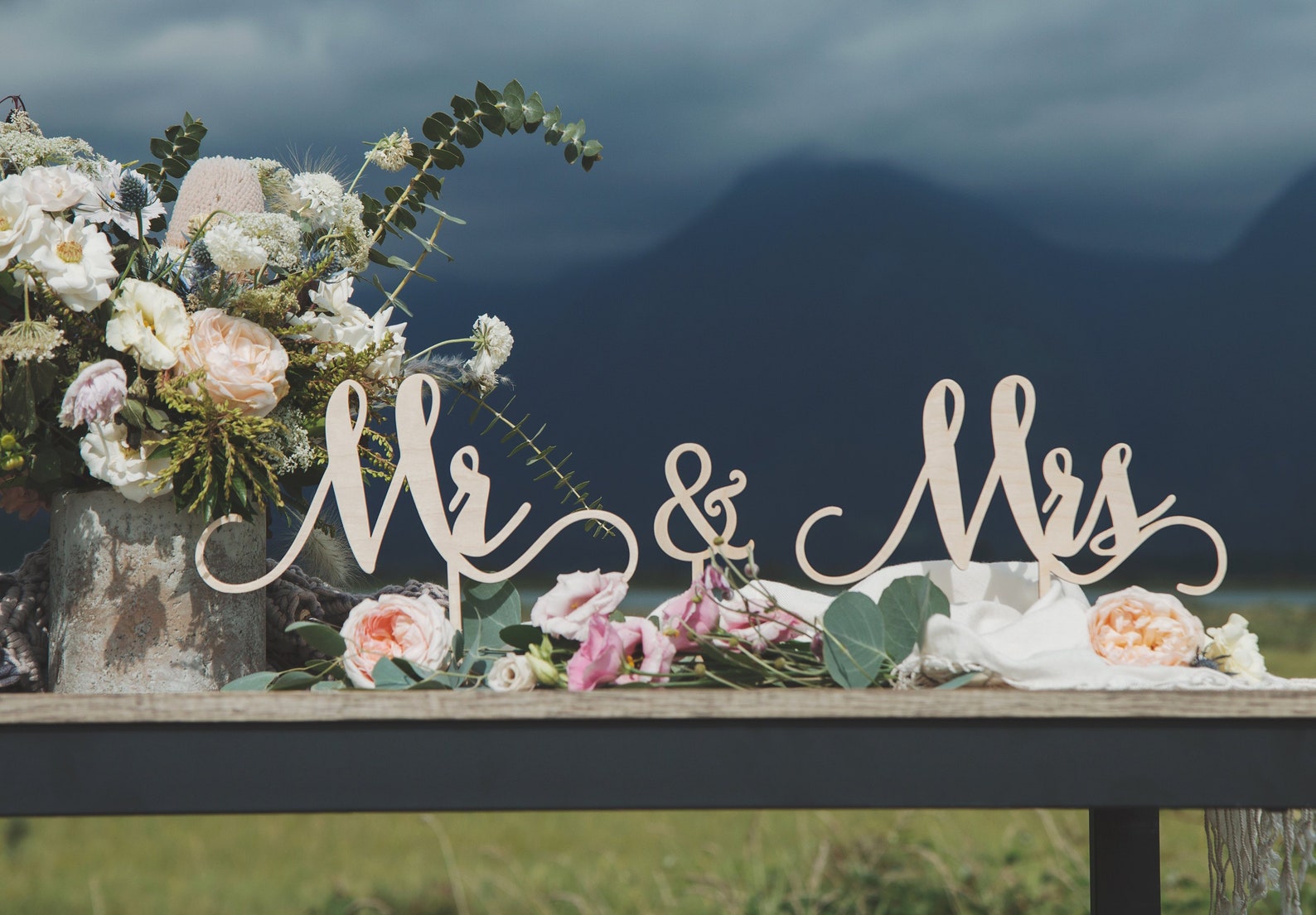 Mr and Mrs Wedding Signs, Mr and Mrs, Signs, Wedding Decor, Wedding ...
