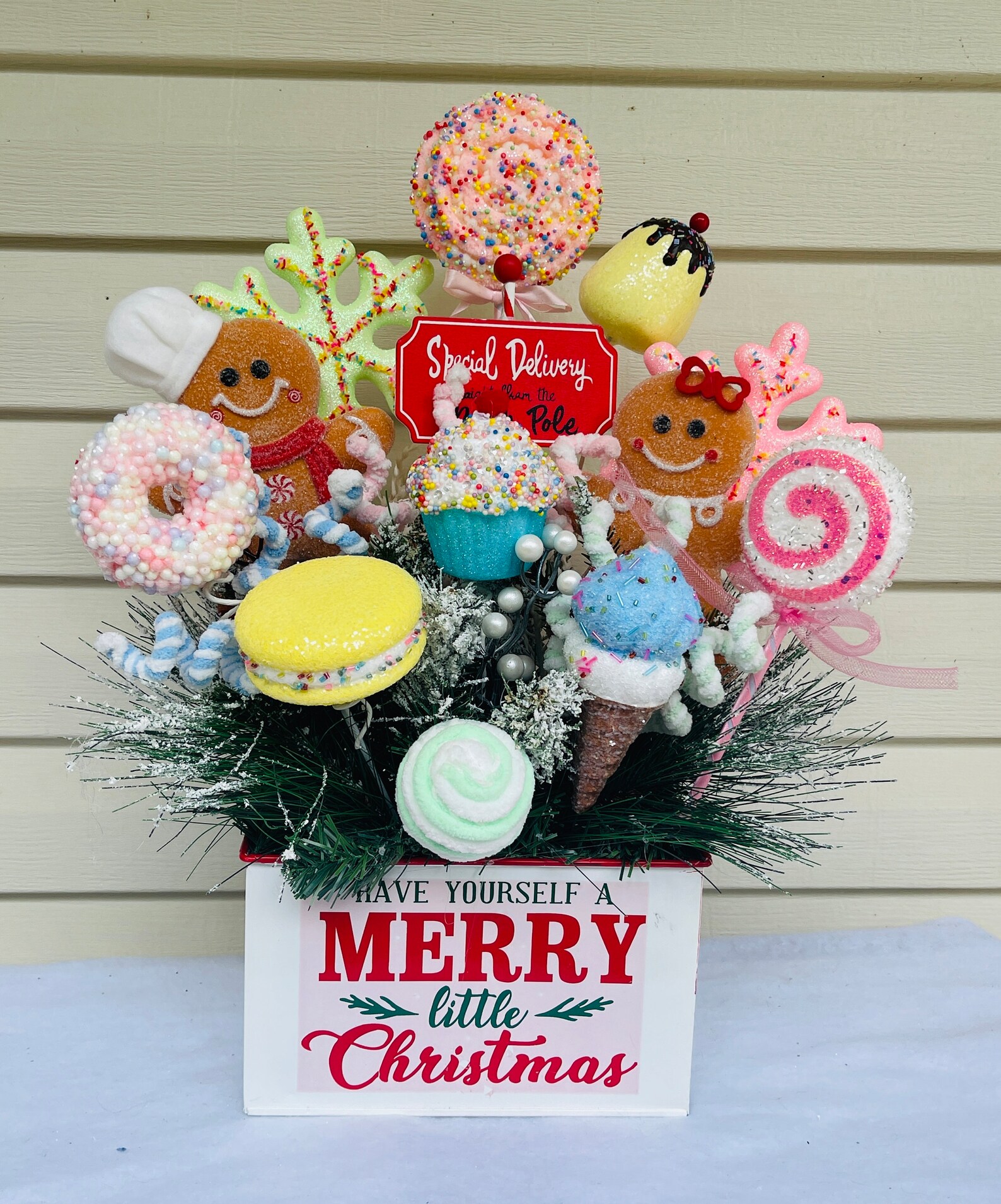 Xmas Gingerbread Arrangement Centerpiece Fake Cupcake Ice Cream ...