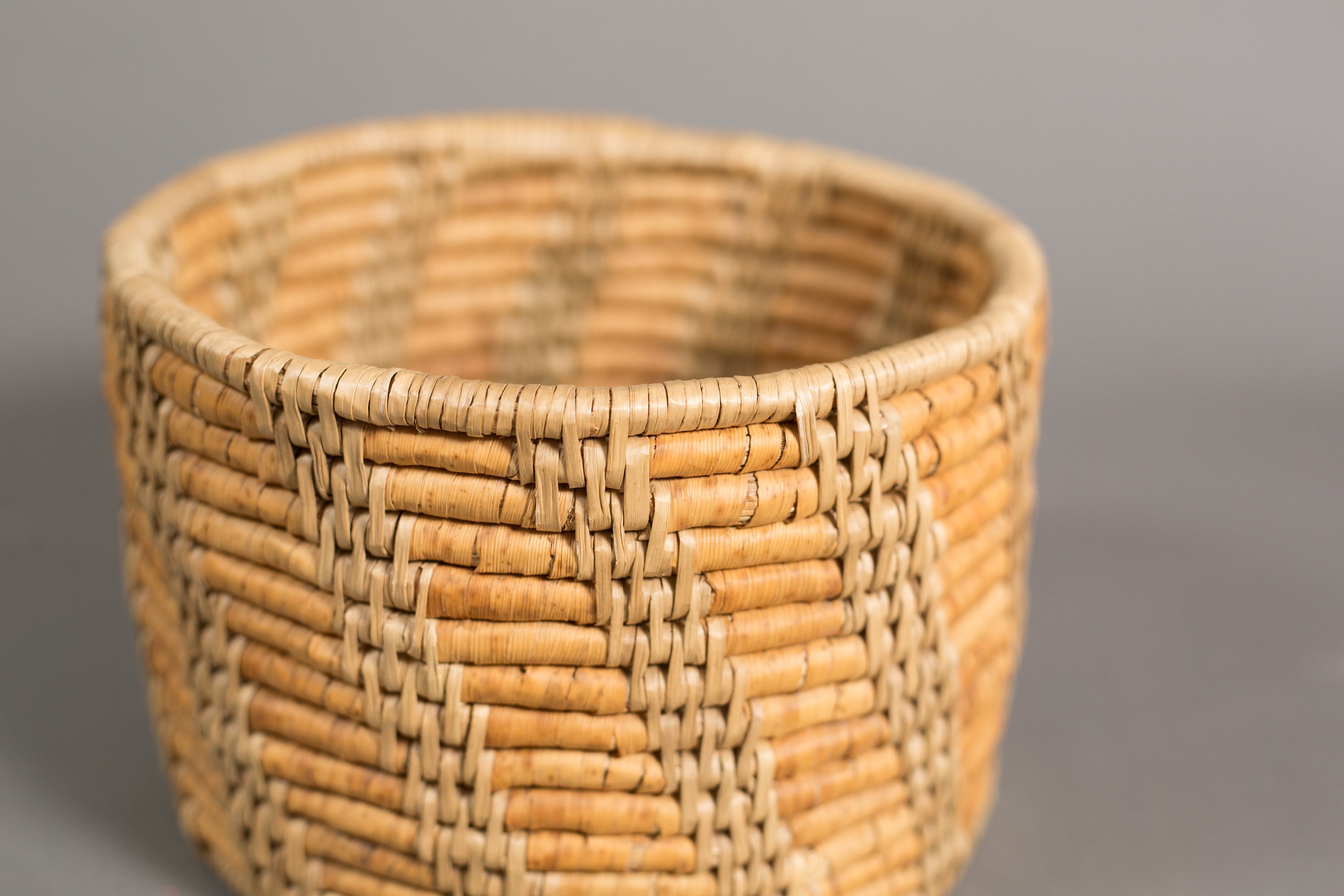 woven-wicker-baskets-vintage-straw-basket-hand-woven-rustic