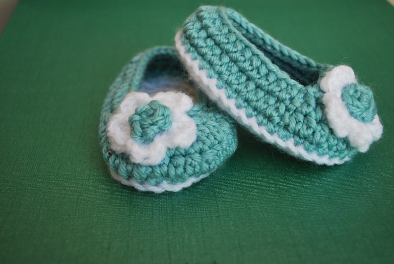 Green Baby Booties With Flower - Crochet Baby Booties - Baby Gift ...