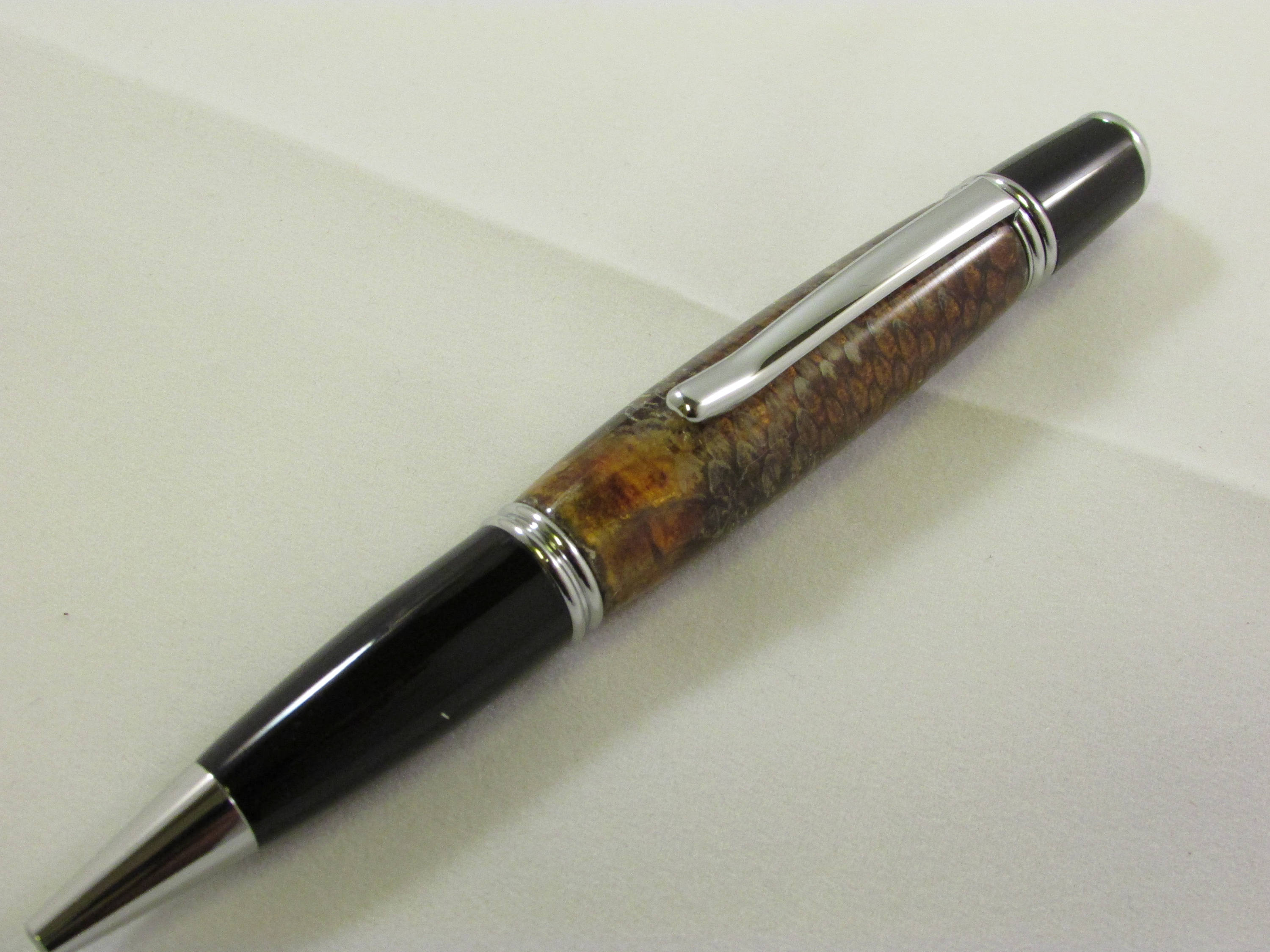 Blacktail Rattle Snake Skin- GATSBY Pen (Chrome finish)(Includes PEN BOX)