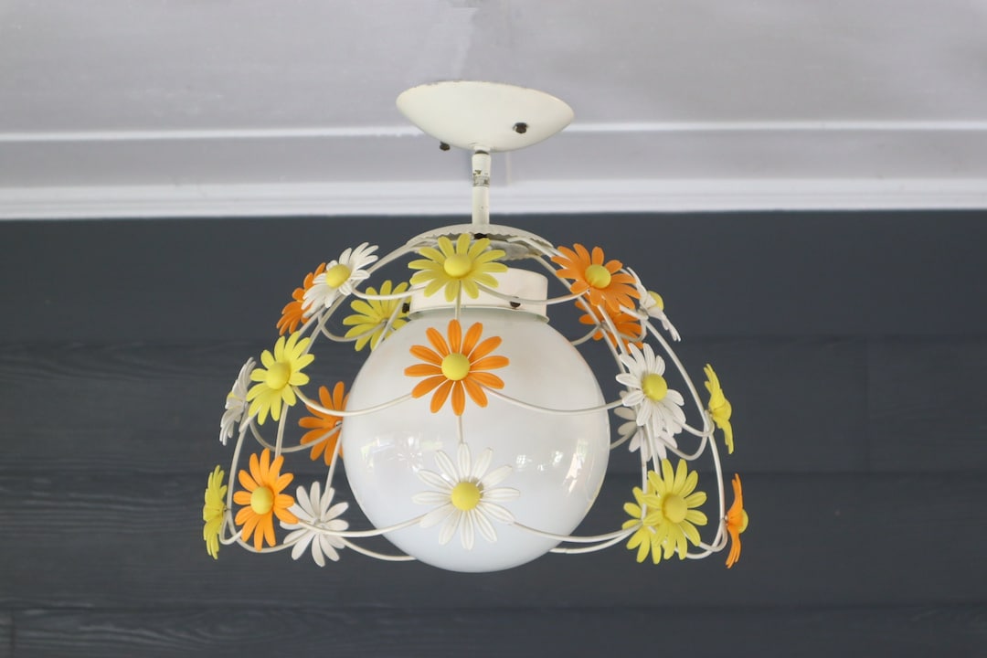 Vintage 70's MOD Floral Daisy Ceiling Light Flush Mount Flower Power ...