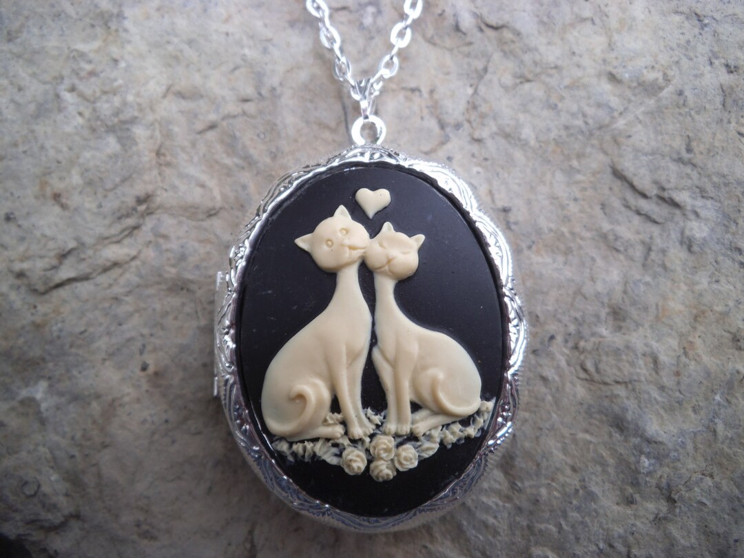 Locket--stunning Cat Pendant Locket - Cats in Love, Heart, Love-- 2 ...