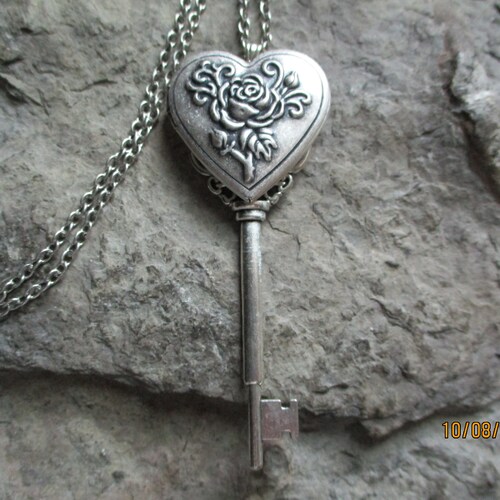 Silver Heart Locket Skeleton Key With a Rose Victorian Style | Etsy