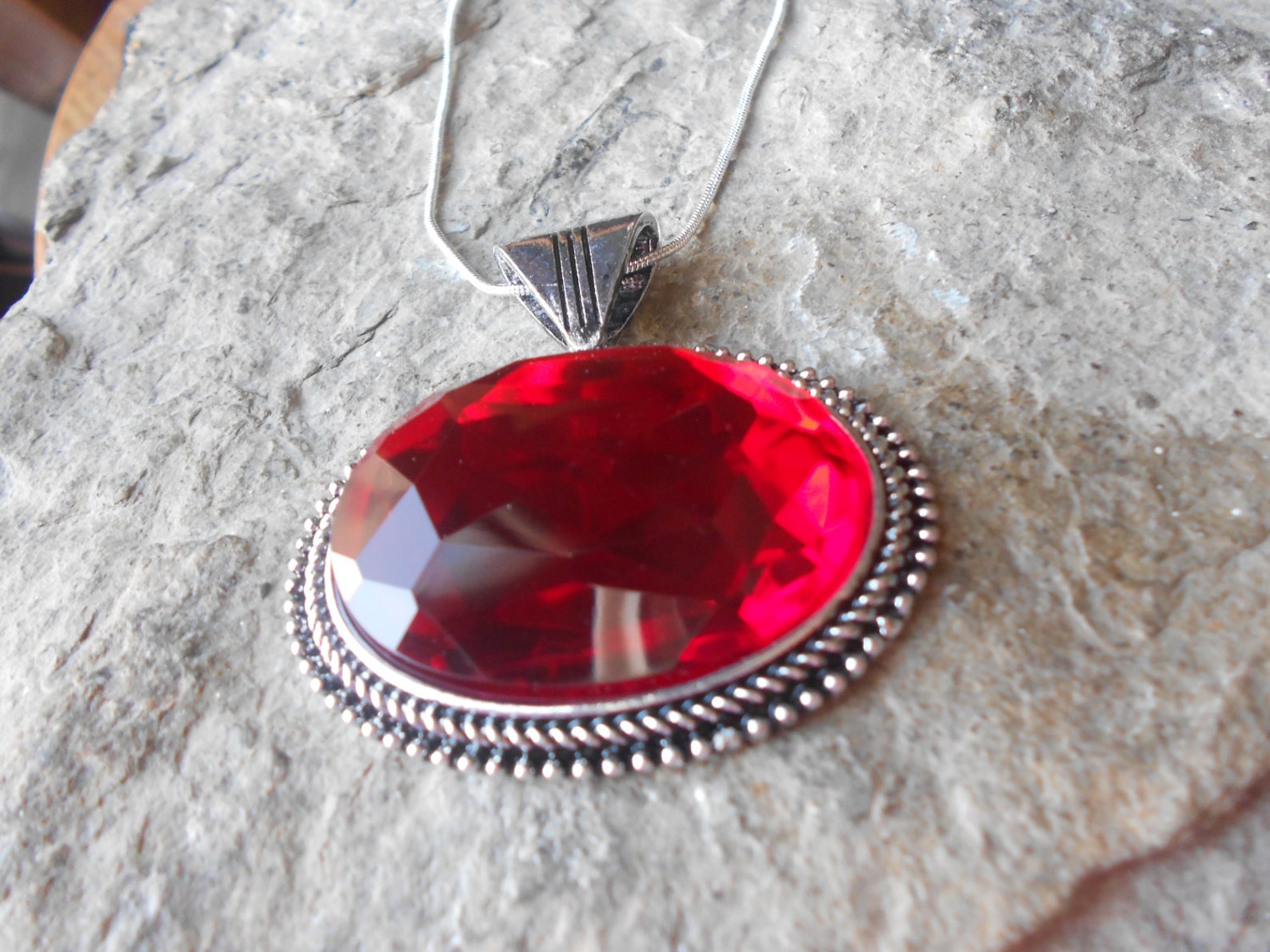 Choose Black and Red or Red Cabochon Pendant Necklace - Etsy