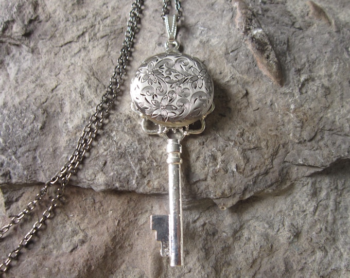 Choose Silver or Bronze Round Locket Skeleton Key Necklace Locket ...