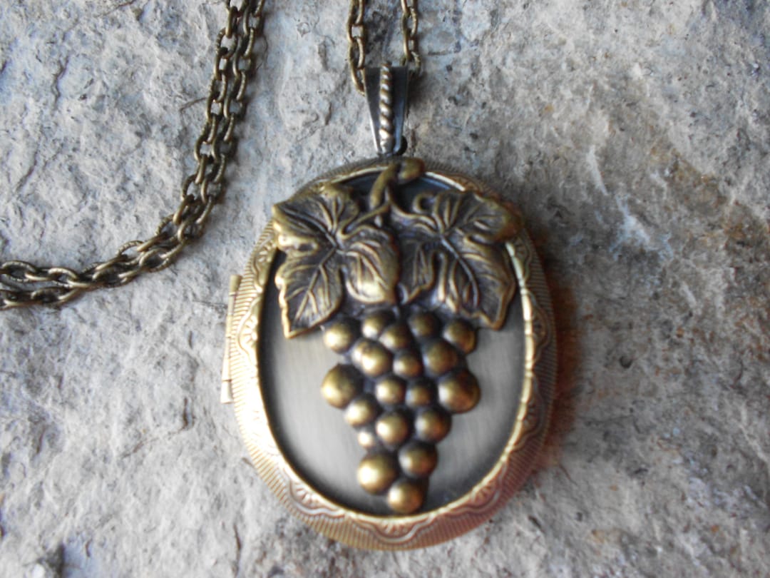 Grapes and Grape Leaves Bronze Pendant Locket - Wine, Wine Lovers ...
