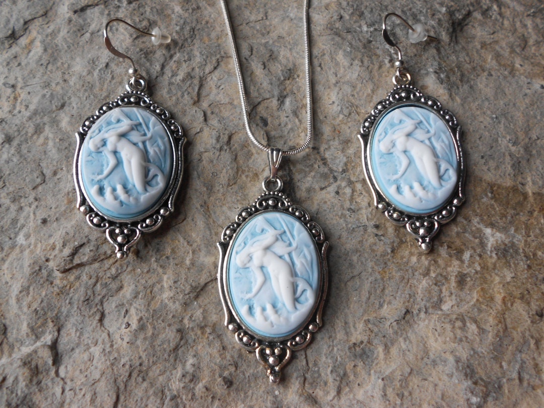 Mermaid Cameo Pendant Necklace and Earrings Set- Great Quality ...