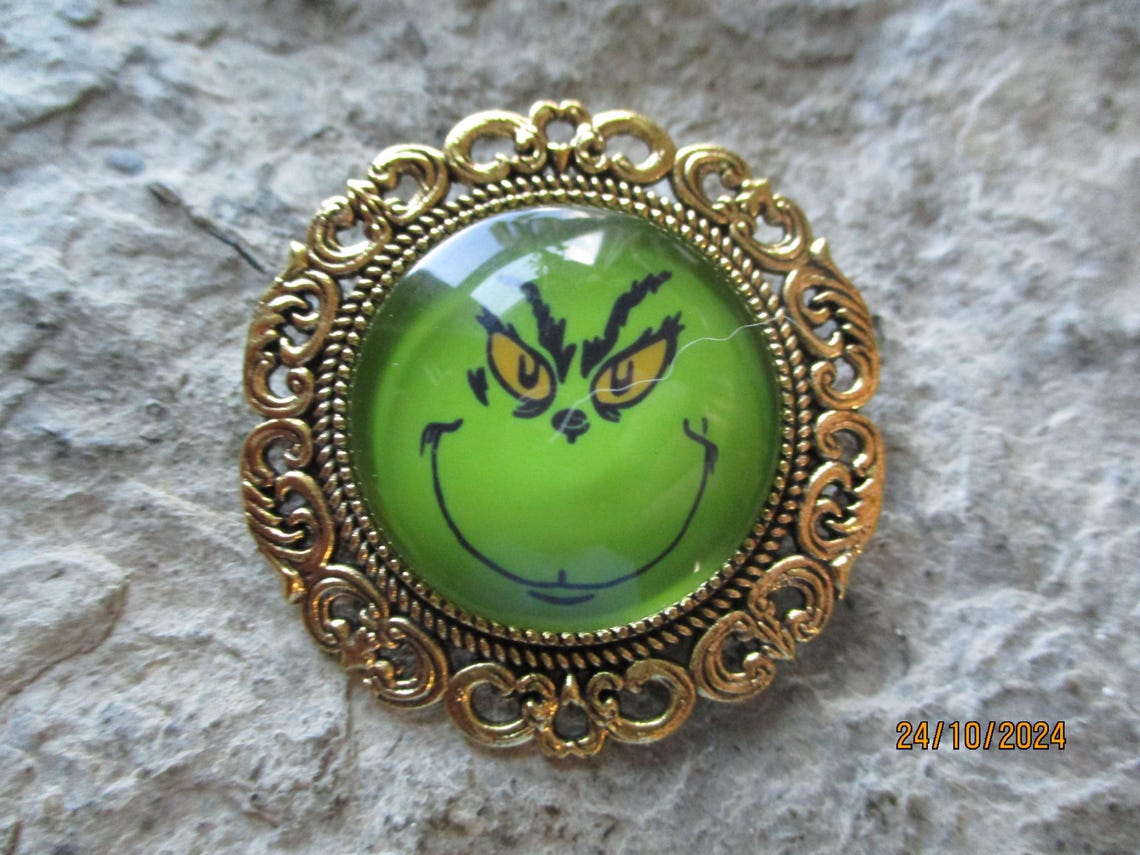 Choose Silver or Gold - Grinch Christmas Brooch/pin - Merry Christmas ...