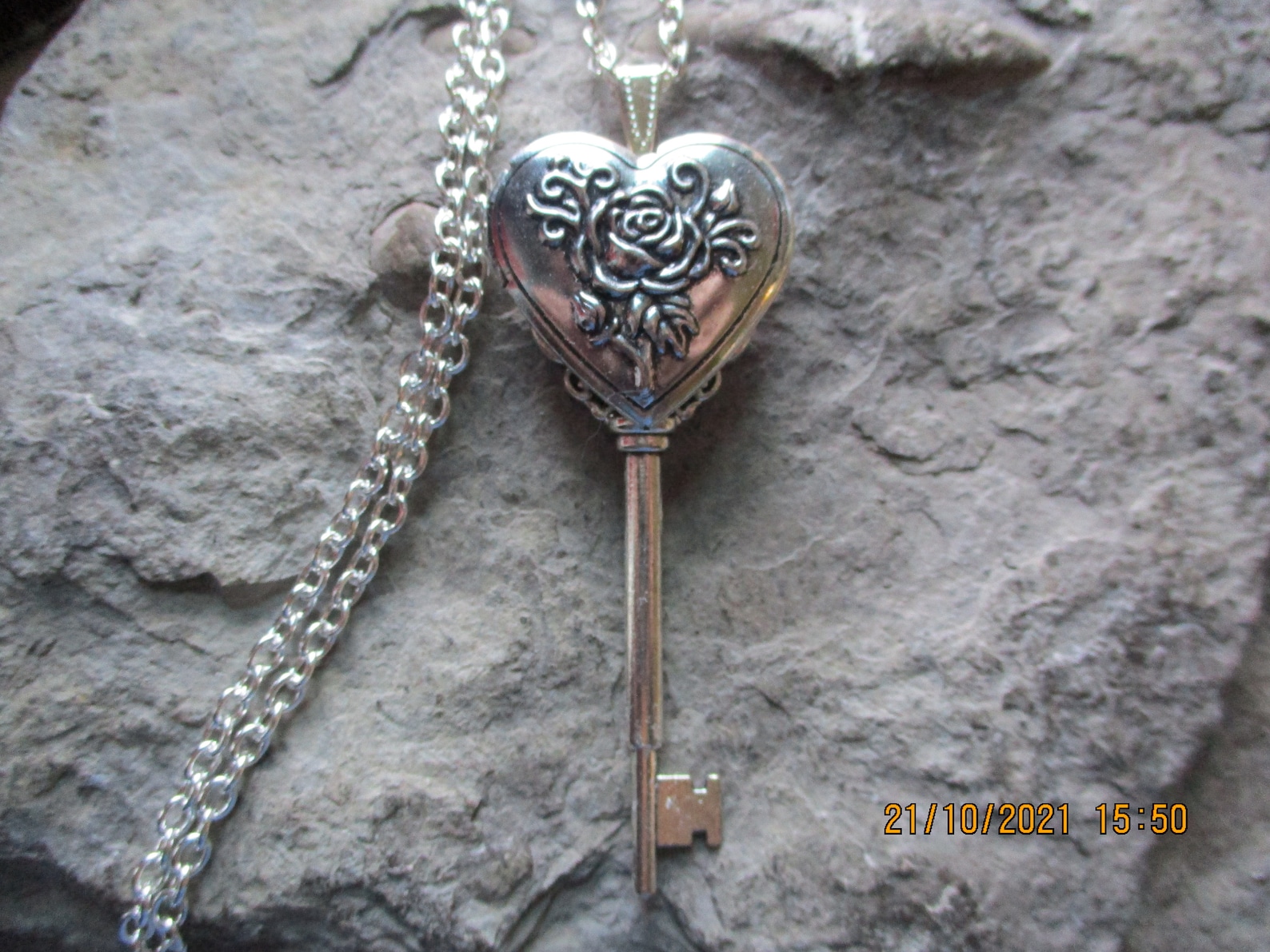 Silver Heart Locket Skeleton Key With a Rose - Victorian Style ...