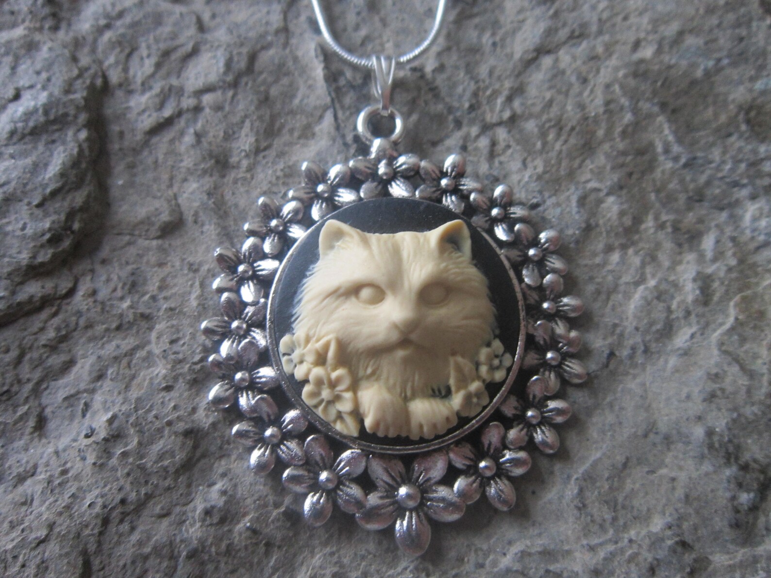 Choose Color Kitty Cat Cameo Pendant Necklace Cat Lover - Etsy
