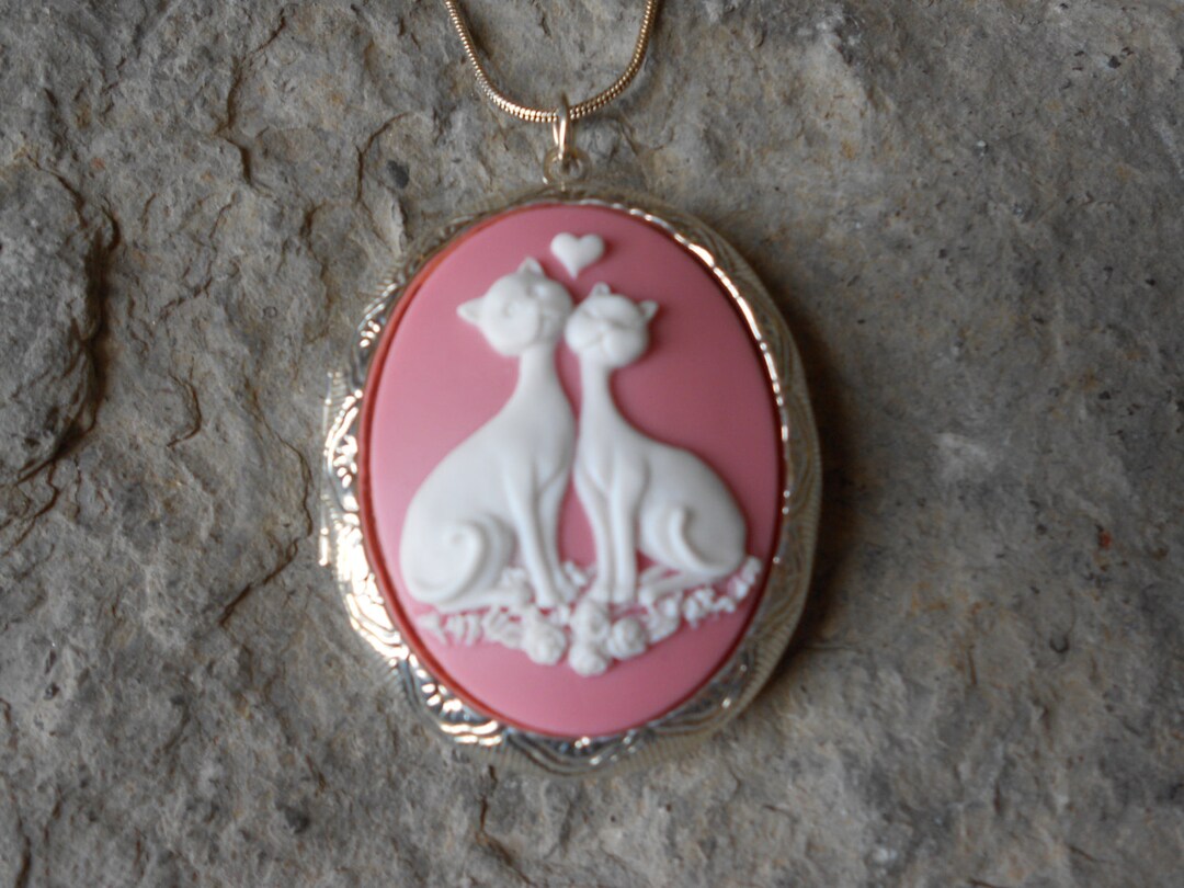 LOCKET - Stunning Cat Pendant Locket - Cats in Love, Heart, Love - 2 ...