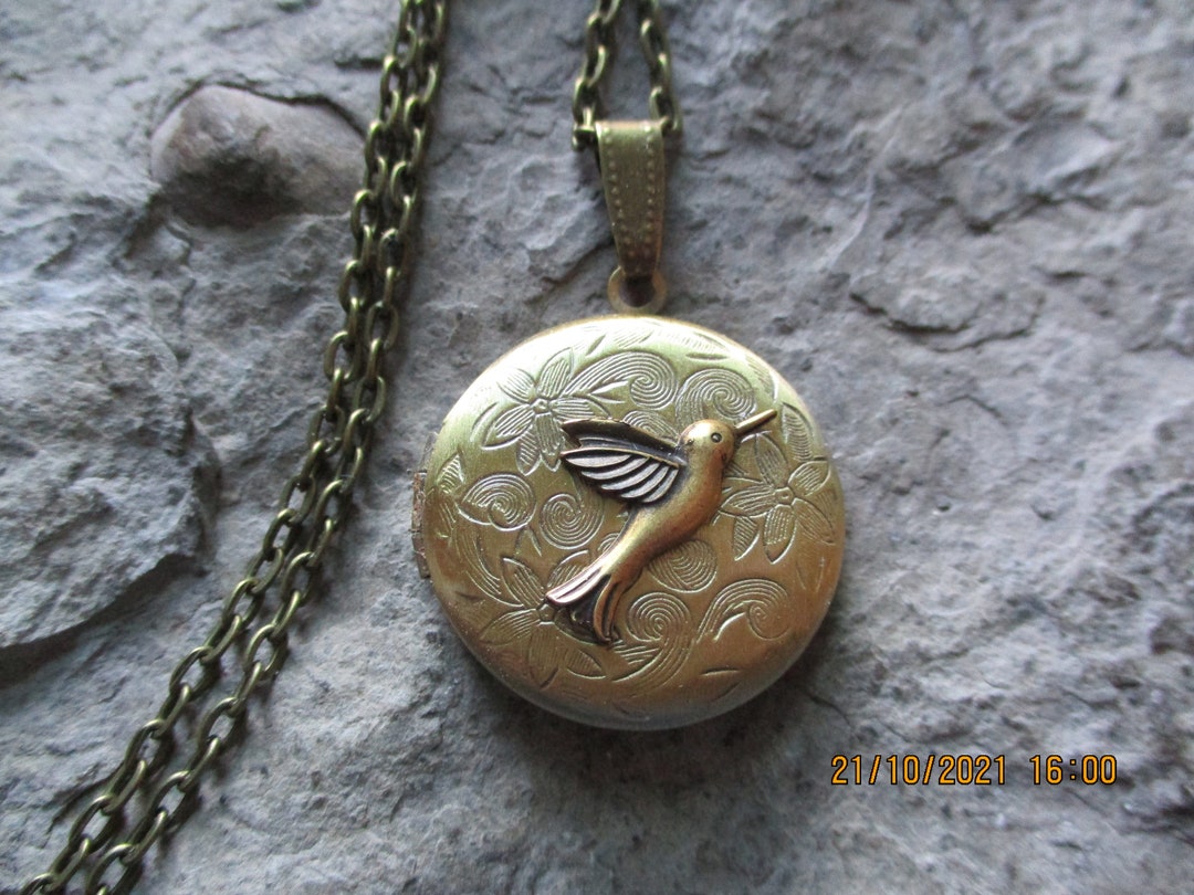 Bronze Hummingbird Bronze Round Locket - Antique Look - Vintage Look ...
