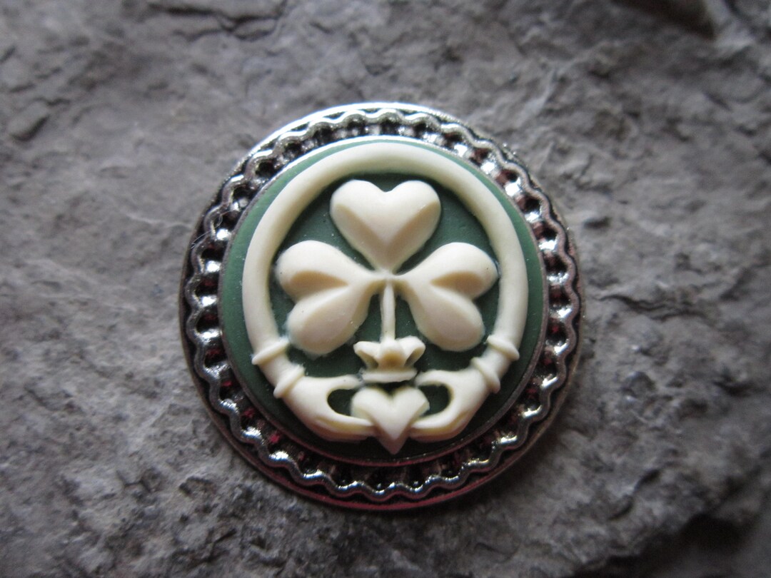 Irish Shamrock and Claddagh on Green Cameo Silver Brooch / Pin - Celtic ...