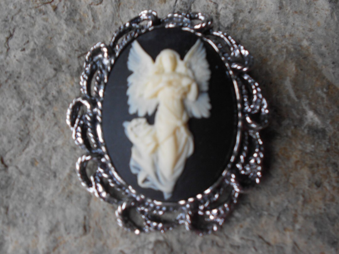 2 in 1 - Guardian Angel Cameo Brooch/pin/pendant Beautiful Detail and ...
