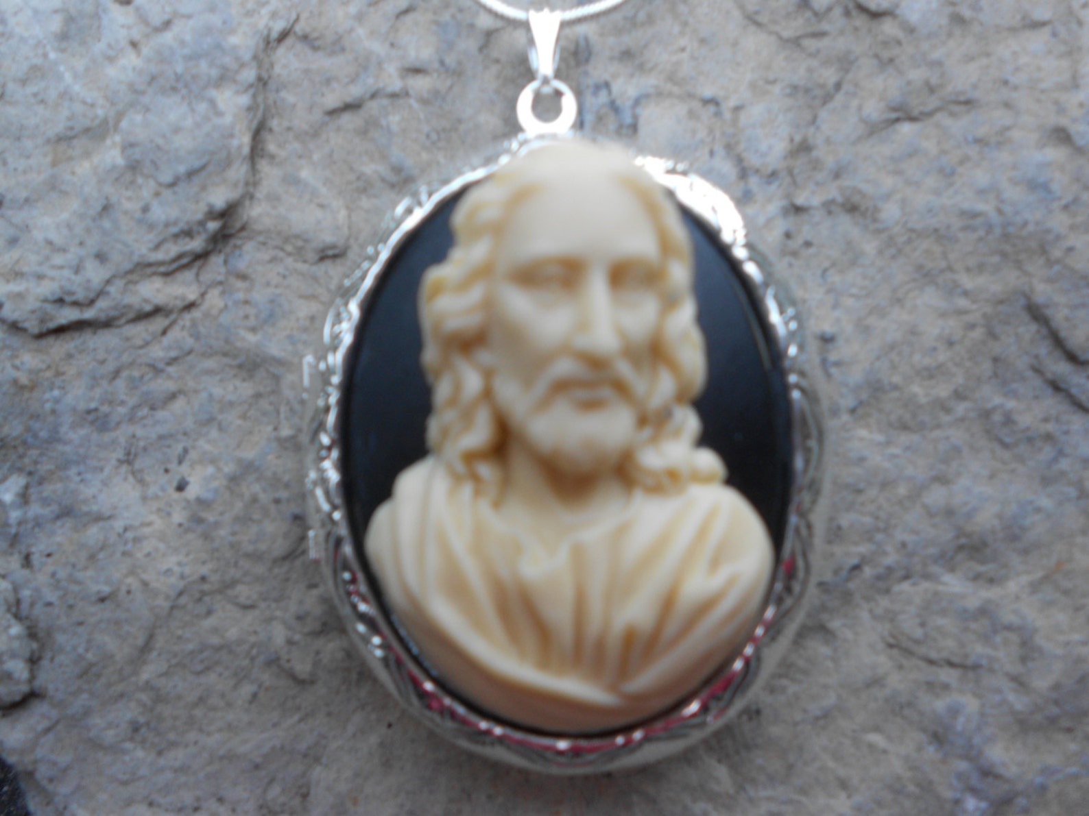 Jesus Cameo Locket!!! High Quality!!! Weddings, Photos, Keepsakes - Etsy