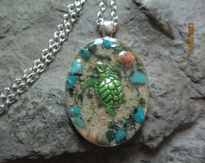 Sea Turtle Under the Sea / Ocean Resin Artwork Necklace - Real Shells ...