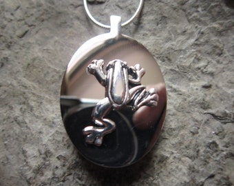 Frog Urn Necklace - Etsy