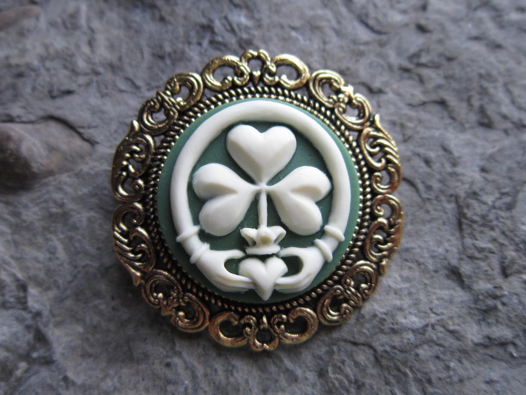 Irish Shamrock and Claddagh (cream on Green) Cameo Gold Brooch / Pin ...