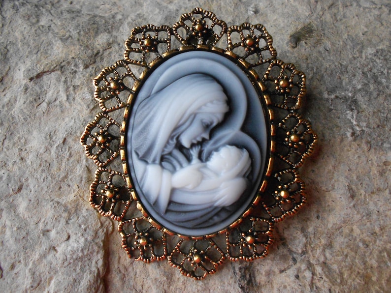 2 in 1 - Virgin Mary and Baby Jesus Cameo Brooch/pin/pendant Beautiful ...