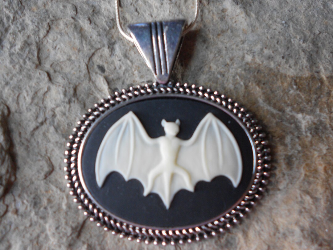 Vampire Bat Cameo Pendant Necklace - Halloween - Great Quality ...