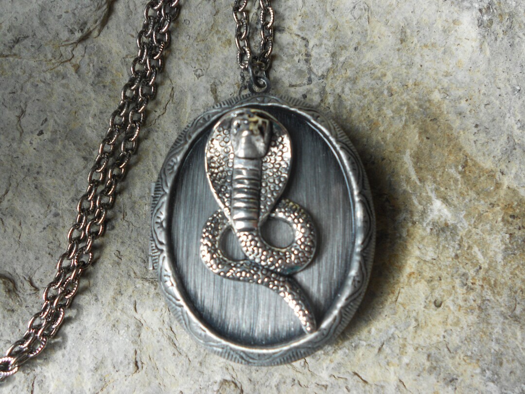 Antiqued Silver Cobra Snake Locket!!! High Quality - Photos, Keepsakes ...